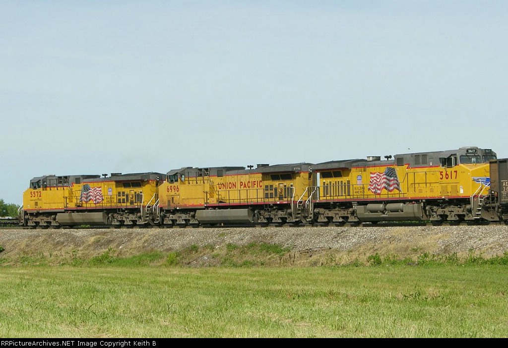 UP 5572 6996 and 5617